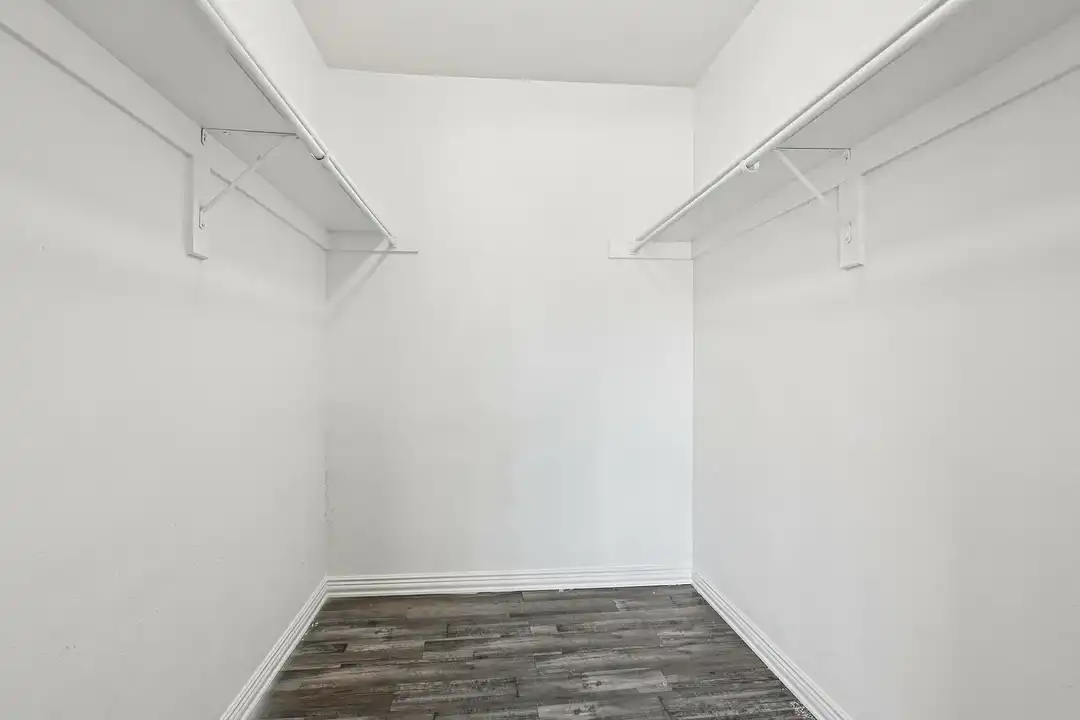 Timber Oaks Apartments - 700 Timber Oaks Ln - Grand Prairie, TX | Rent.