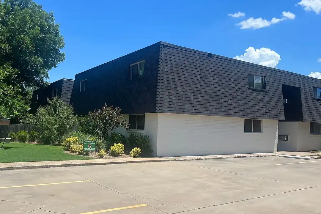 Willow Wood Apartments - 6504 NW Oak Ave - Lawton, OK | Rent.