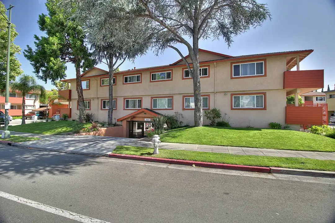 The Californian Apartments - 2326 California St - Mountain View, CA | Rent.