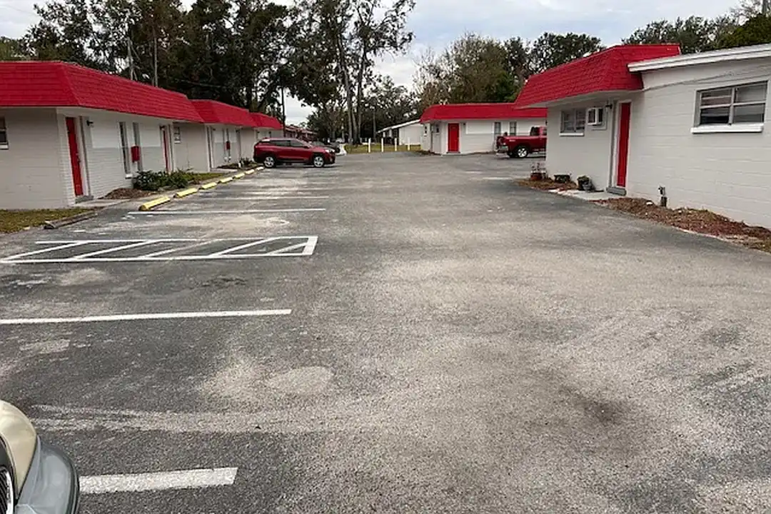 Lexington Court Community - 11738 N 14th St - Tampa, FL | Rent.