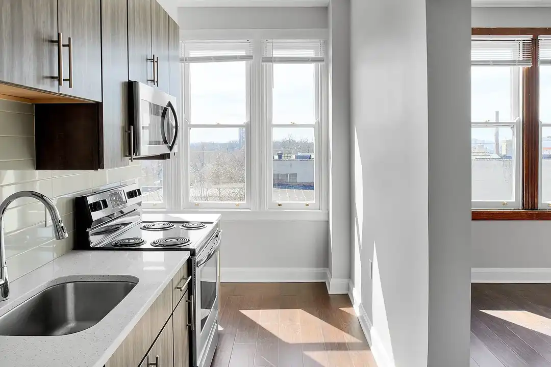 Walnut Hills - Paramount Square - 900 E McMillan St - Cincinnati, OH ...