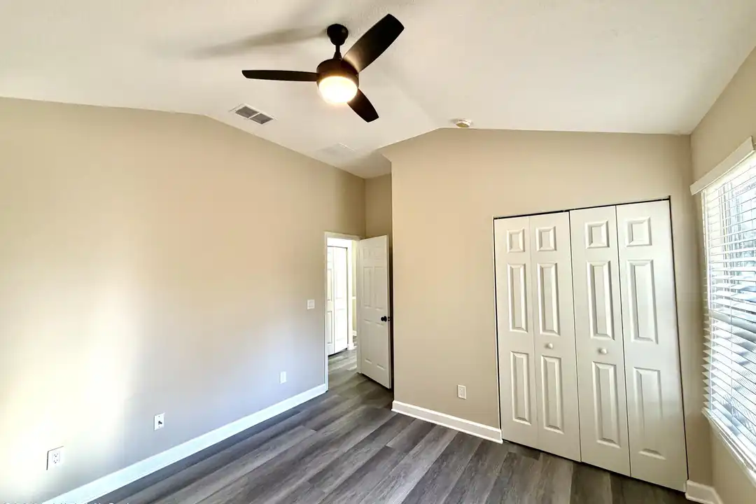 452 Dutton Island Rd W - Jacksonville, FL | Rent.