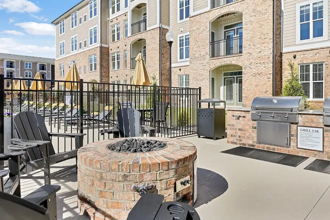 Comet Spartanburg - 121 Garner Rd - Spartanburg, SC | Rent.
