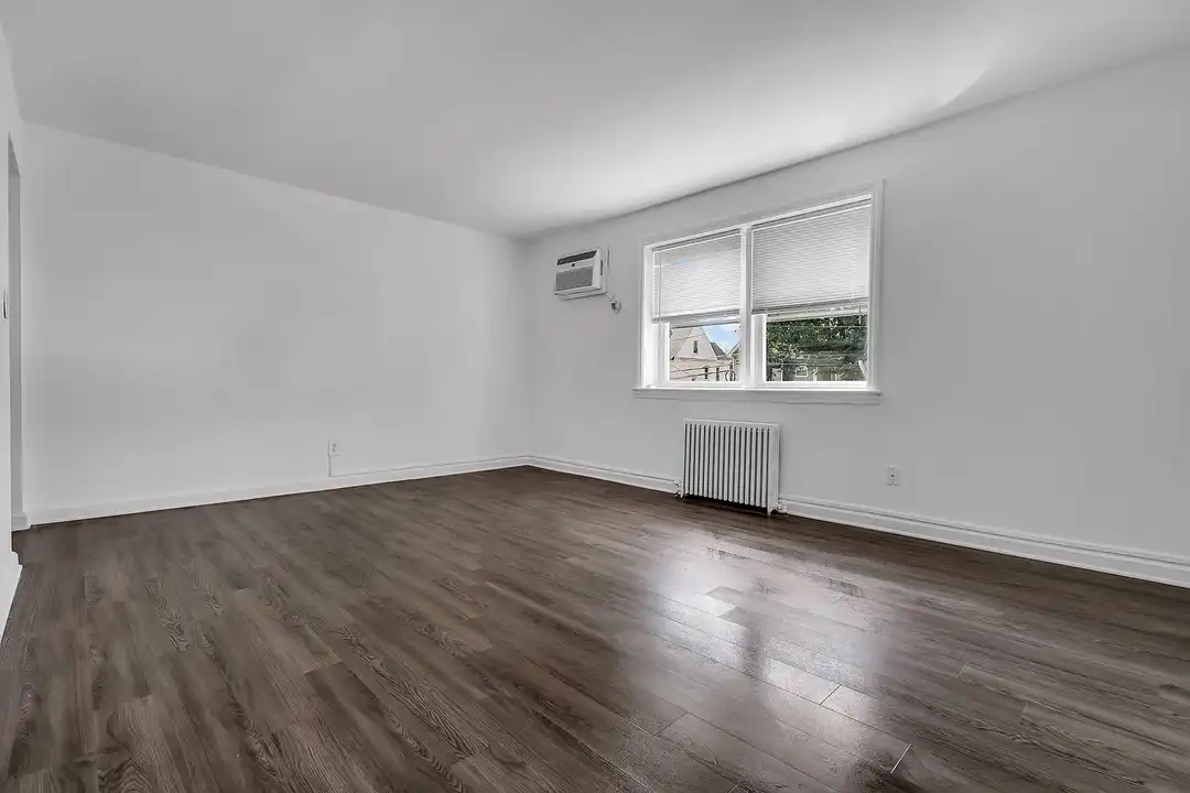 Chilton Hall Apartments - 127-147 Chilton St - Elizabeth, NJ | Rent.