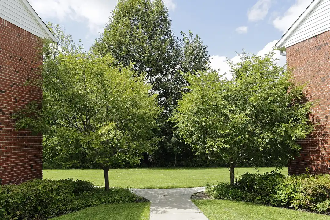 Nottingham Manor - 1-186 Nottingham Ct - Montvale, NJ | Rent.