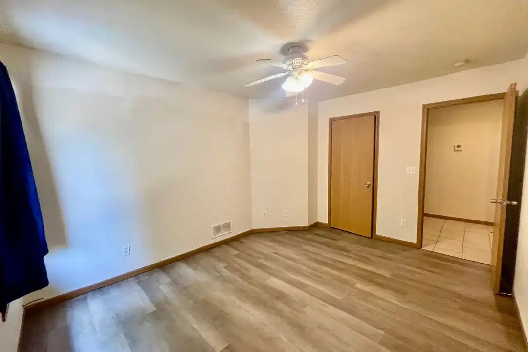 857 Broadway unit #4 - Wickliffe, KY | Rent.