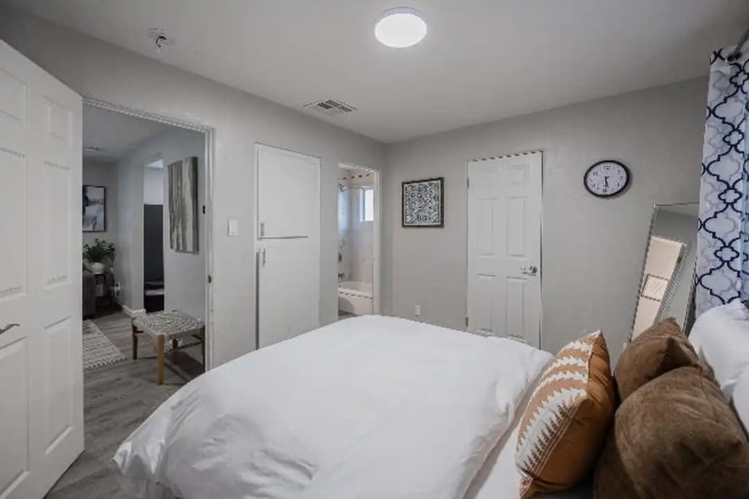 4208 N 17th St - Phoenix, AZ | Rent.