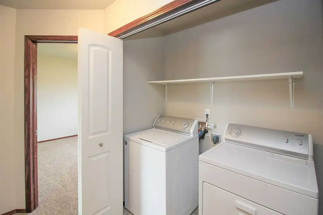 Tanner Court Estates -3 bed units townhouses in Tea, SD! - 1023 Tanner ...