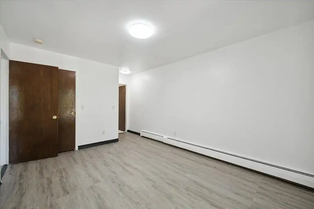 Parkside Apartments - 23740 Fenkell Ave - Detroit, MI | Rent.