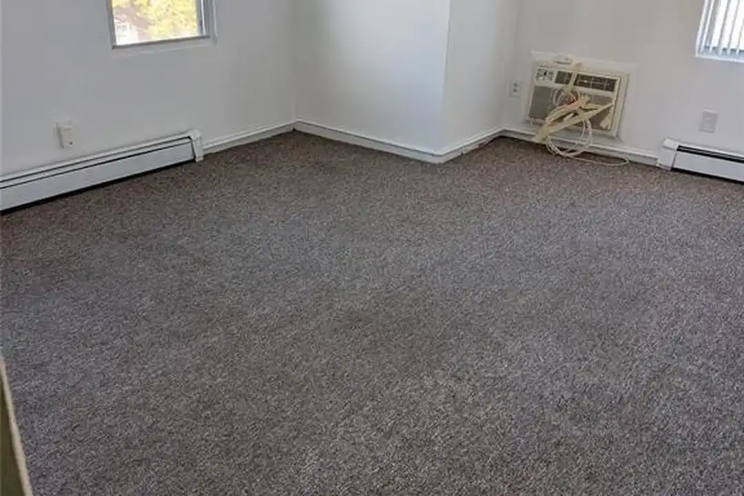 268 Roff Ave #2 - Palisades Park, NJ | Rent.