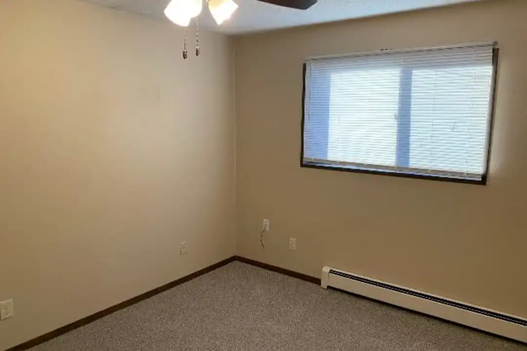 715 Ridgeview Rd unit 17 - Monticello, IA | Rent.