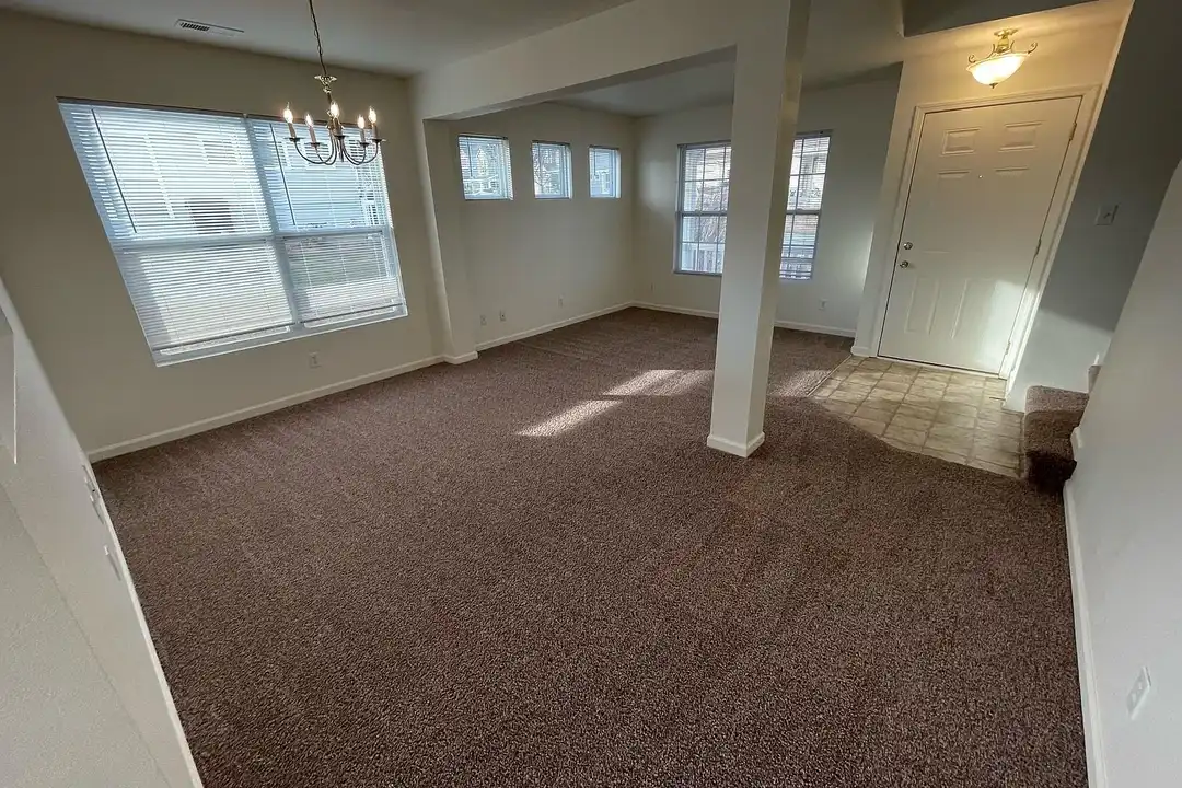 Rising View - 3116 Lockbourne Dr - Bellevue, NE | Rent.