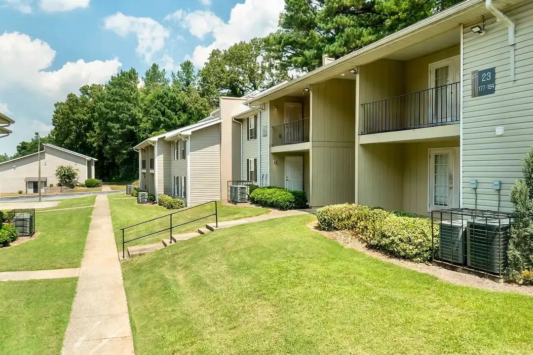 Crystal at Cascade - 2900 Landrum Dr SW - Atlanta, GA | Rent.