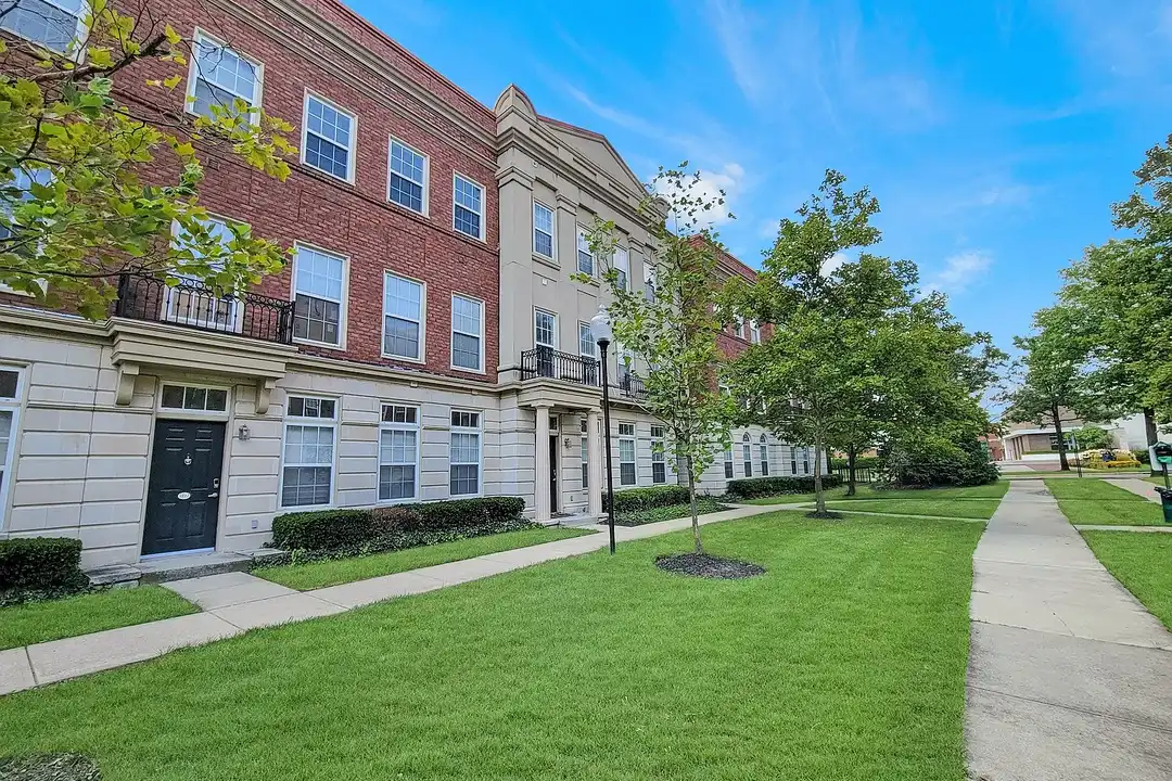 Easton Commons Apartments and Townhomes - 4011 Easton Way - Columbus ...