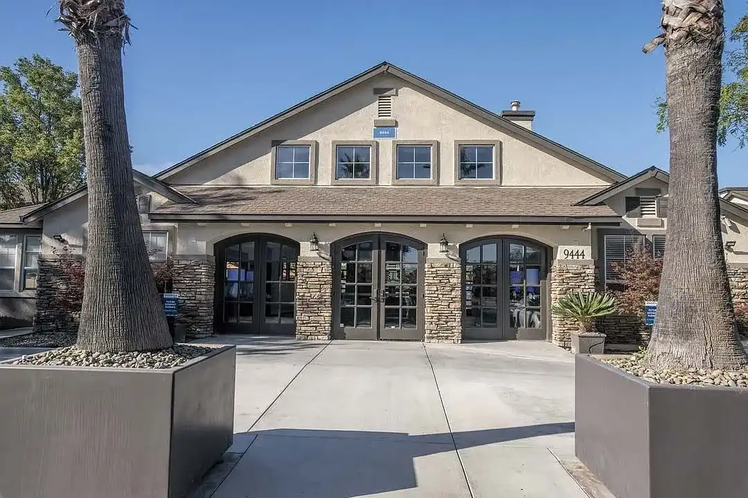 9444 Harbour Point Dr Elk Grove Ca 95758