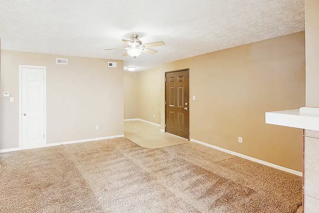 High Point East Apartment Homes - 9400 E Lincoln St - Wichita, KS | Rent.