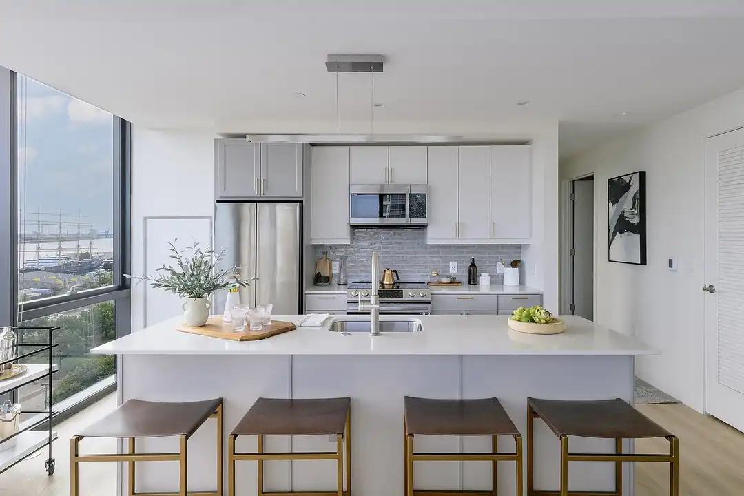 The Ryland - 1 Dock St - Philadelphia, PA | Rent.