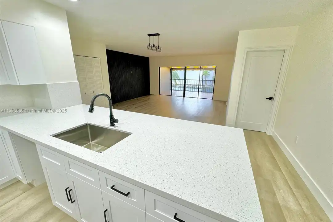 16401 Bridge End Rd unit 16401-16401 - Hialeah, FL | Rent.