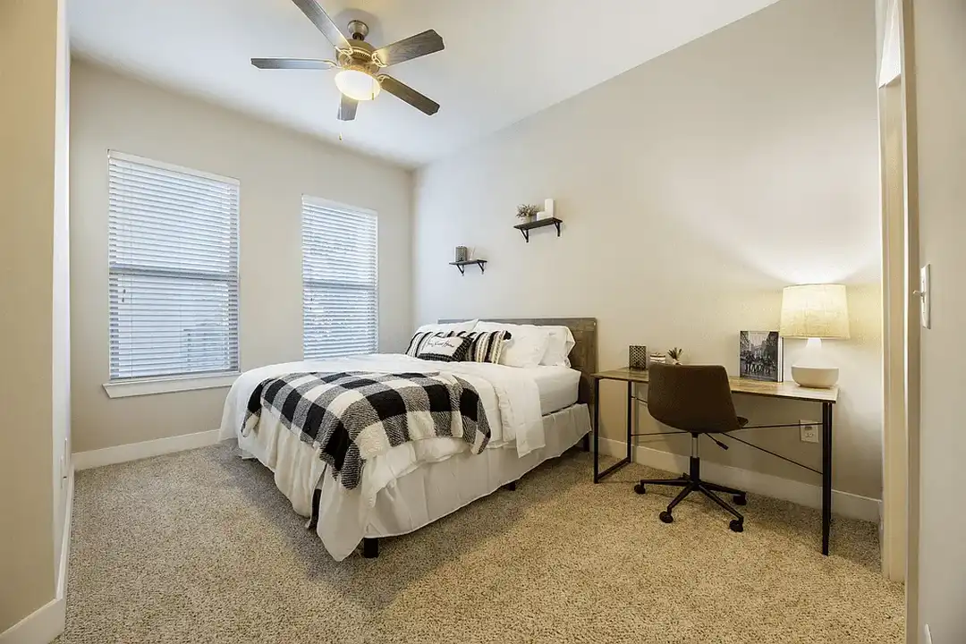Maple District Lofts - 5415 Maple Ave - Dallas, TX | Rent.