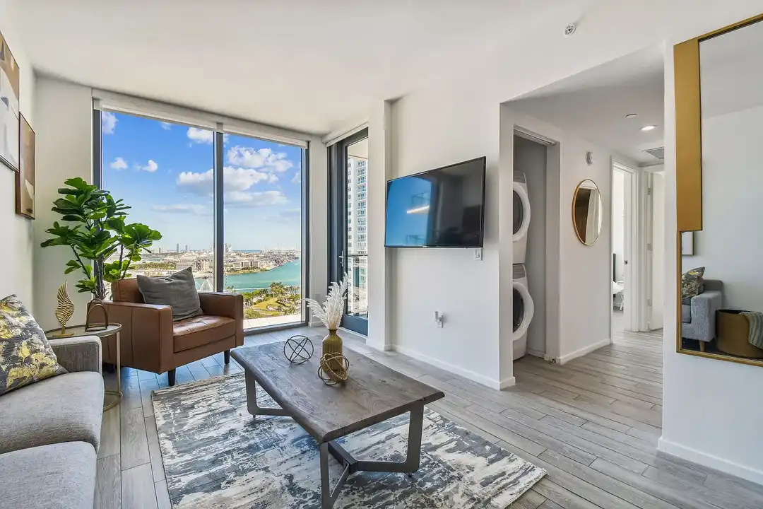 Alea Miami - 230 NE 4th St - Miami, FL | Rent.