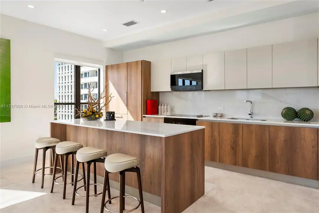 701 Valencia Ave #405 - Coral Gables, FL | Rent.