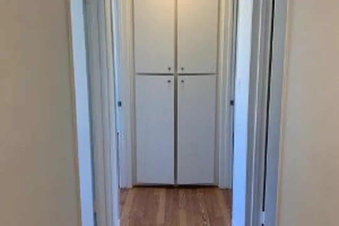 19234 Hamlin St - Los Angeles, CA | Rent.