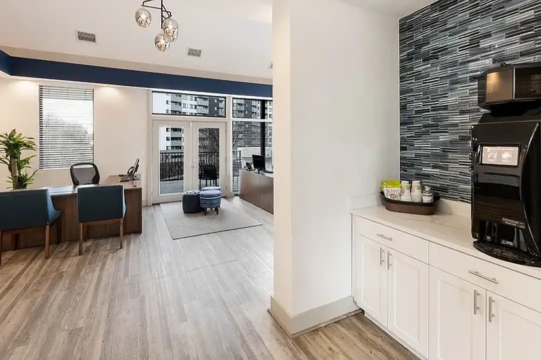 Arrive Alexandria - 240 Yoakum Pkwy - Alexandria, VA | Rent.