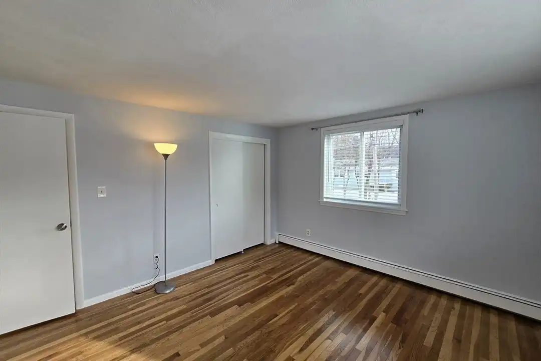 194 Lincoln St #4 - Stoughton, MA | Rent.