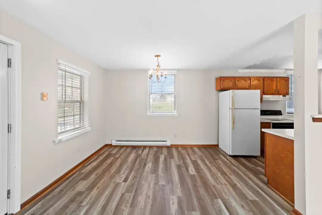 6256 Wayland Rd unit Unit C - Wayland, OH | Rent.