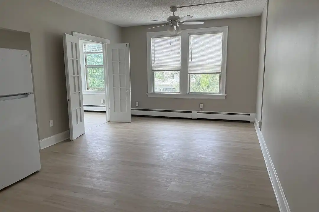 Dana Square - 917 Dana Ave - Cincinnati, OH | Rent.