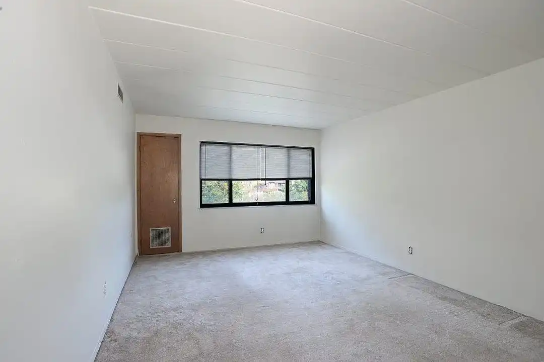 Governors House - 101 Governors Ln - Carnegie, PA | Rent.