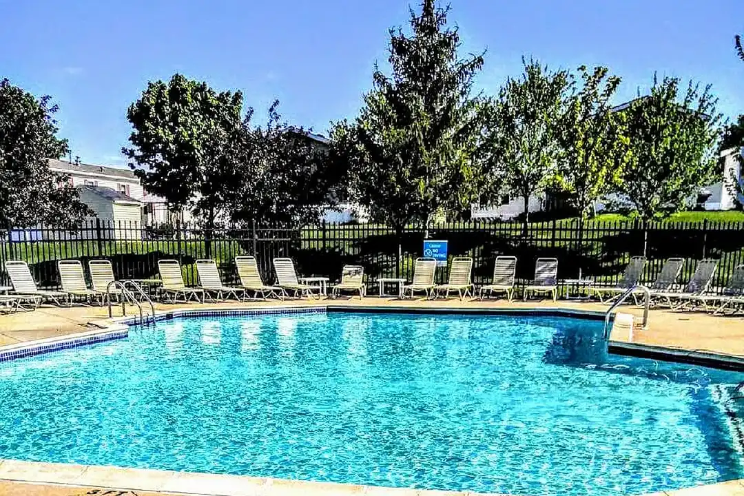 The Reserves - 3999 Sherwood Lakes Blvd - Jackson, MI | Rent.