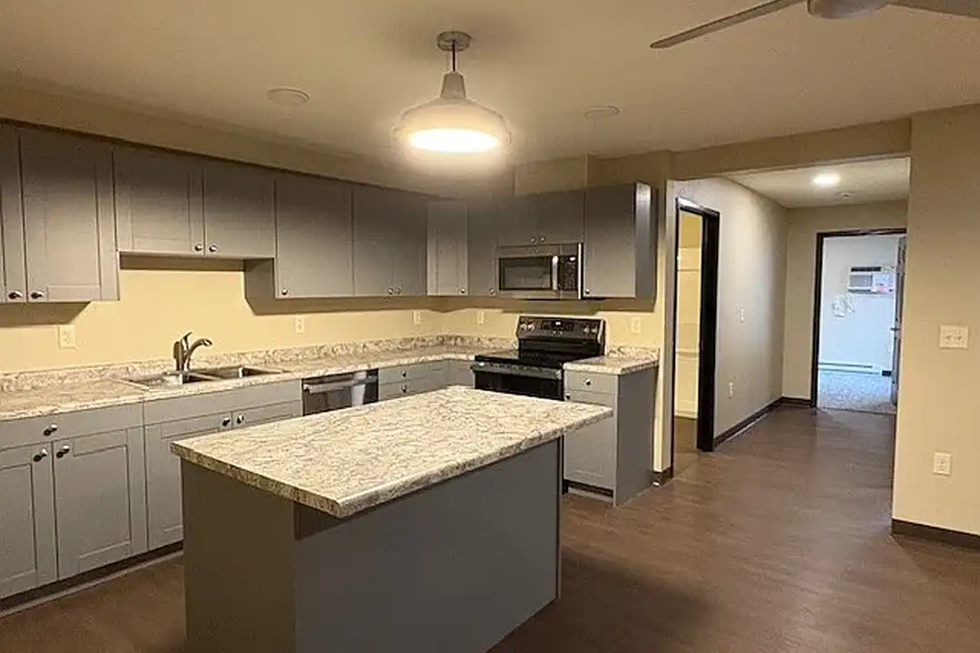 Grace Woodlands - 3214 Gala St - Eau Claire, WI | Rent.