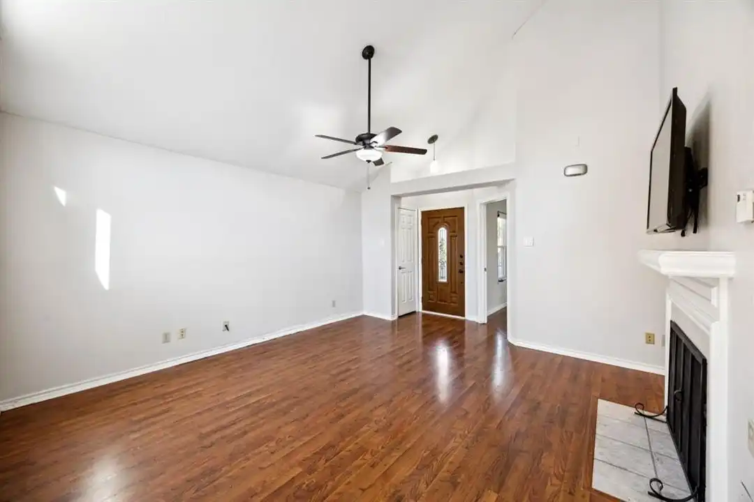 18111 Whispering Gables Ln - Dallas, TX | Rent.