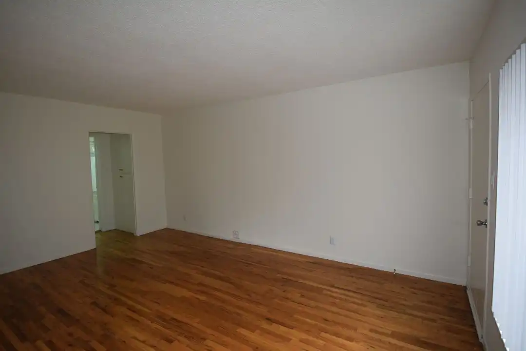 6271 Kester Ave unit 01 - Los Angeles, CA | Rent.