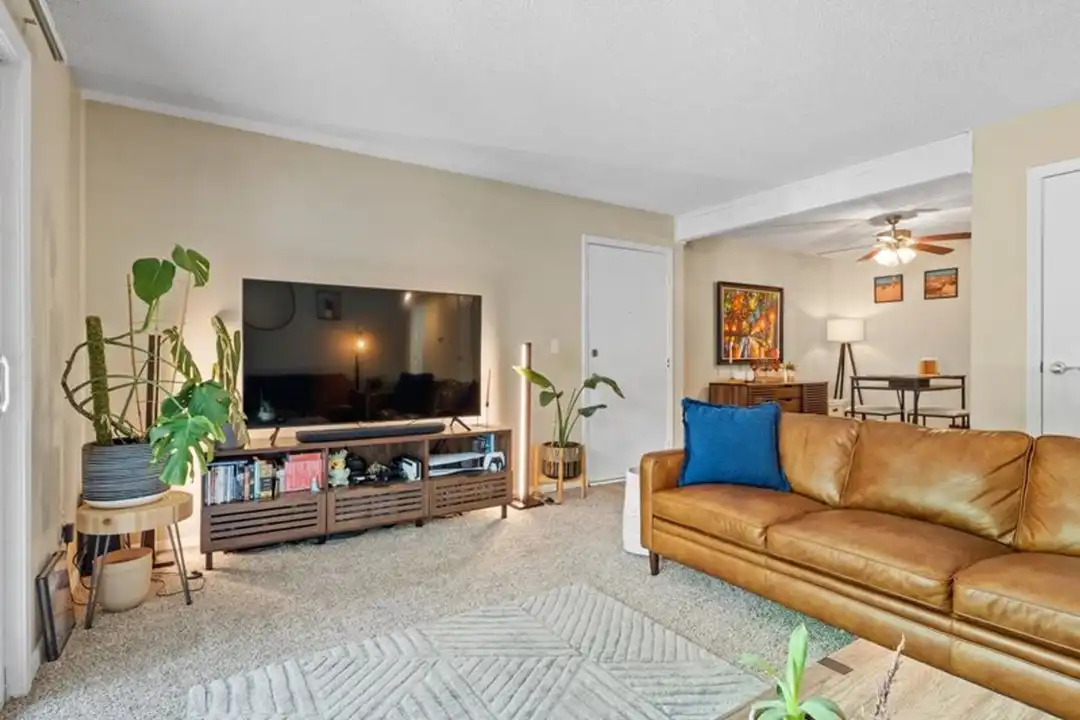 8715 W 65th St unit 8709-203 - Merriam, KS | Rent.