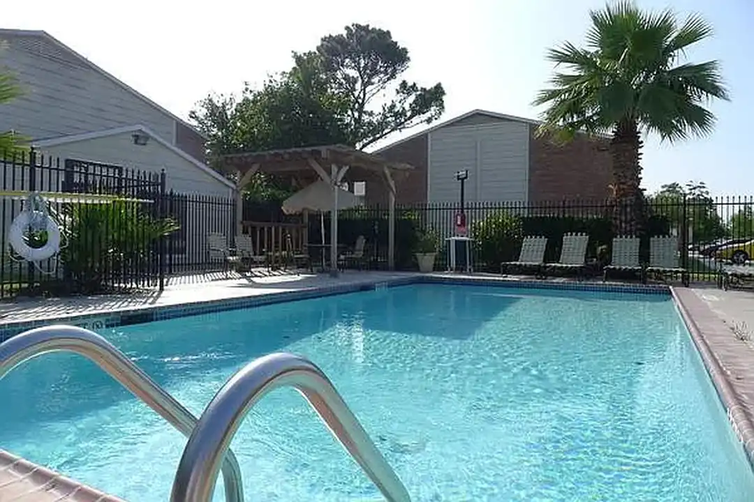 Spring Oaks - 7133 Oakwood Glen Blvd - Spring, TX | Rent.