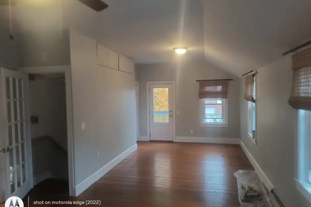 77 Water St unit 2R - Warren, RI | Rent.