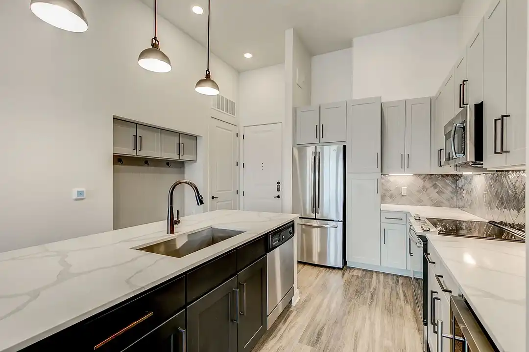 Addison Grove - 4150 Belt Line Rd - Addison, TX | Rent.
