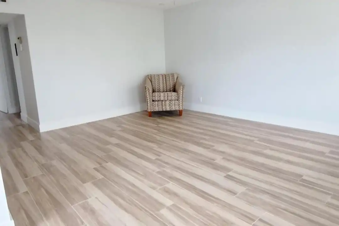 11 Kingswood E unit A - West Palm Beach, FL | Rent.