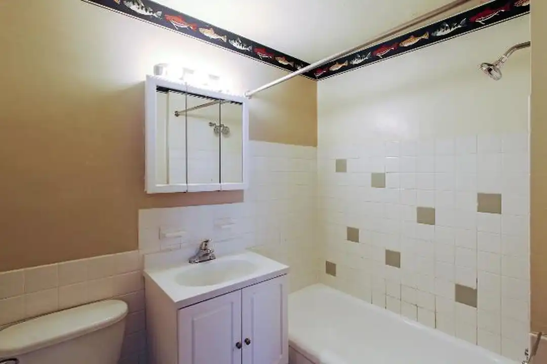 6200 Lee Rd S - Maple Heights, OH | Rent.