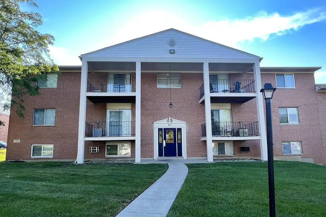 Crown Ridge Apartments - 50 Beam Cir - Franklin, OH | Rent.
