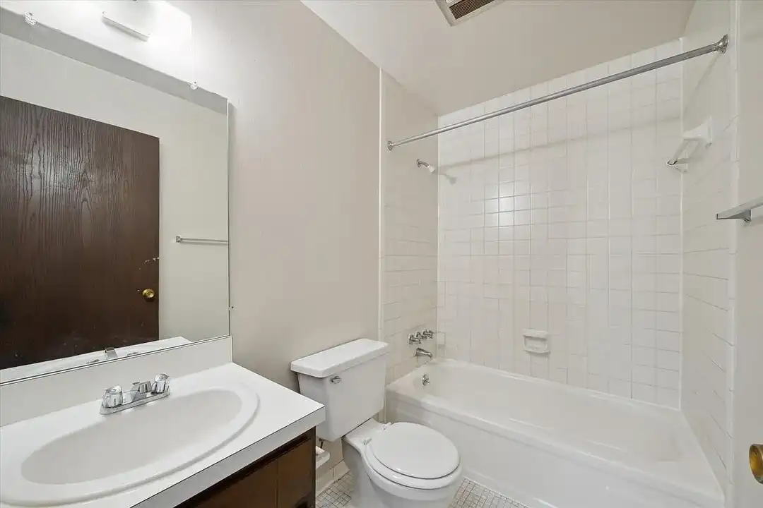 Parkside Apartments - 23740 Fenkell Ave - Detroit, MI | Rent.