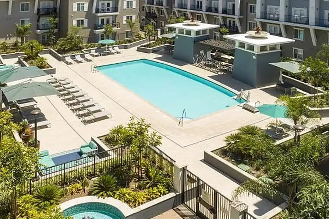 Camden Harbor View - 40 Cedar Walk - Long Beach, CA | Rent.