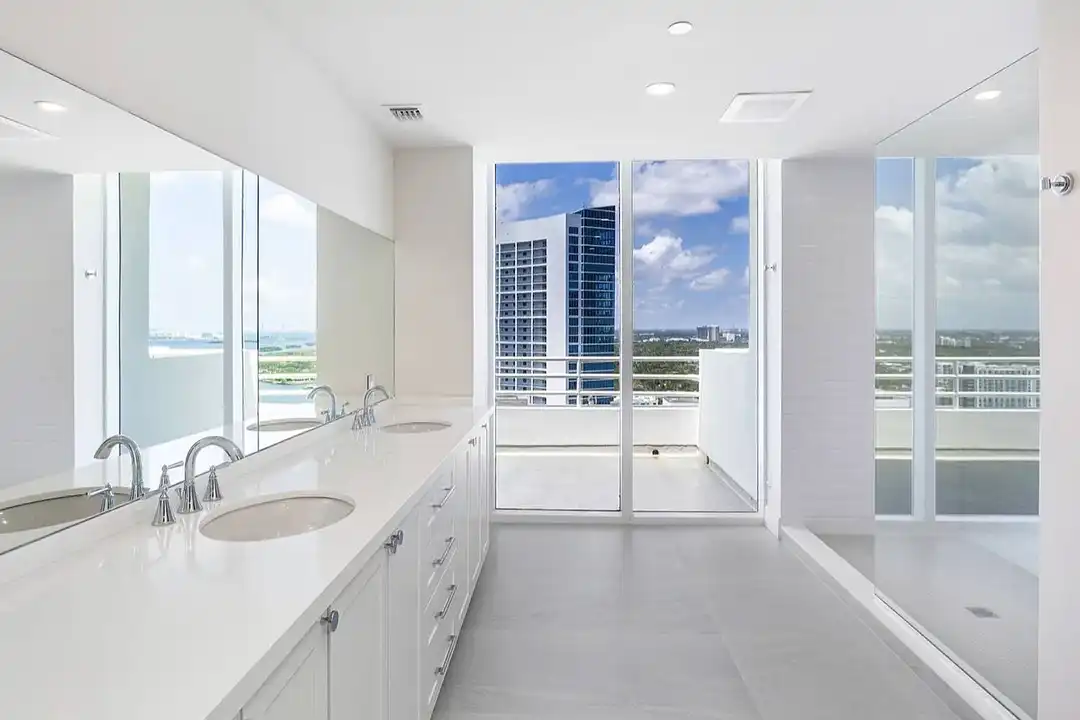 The Hamilton Apartments - 555 NE 34th St - Miami, FL | Rent.