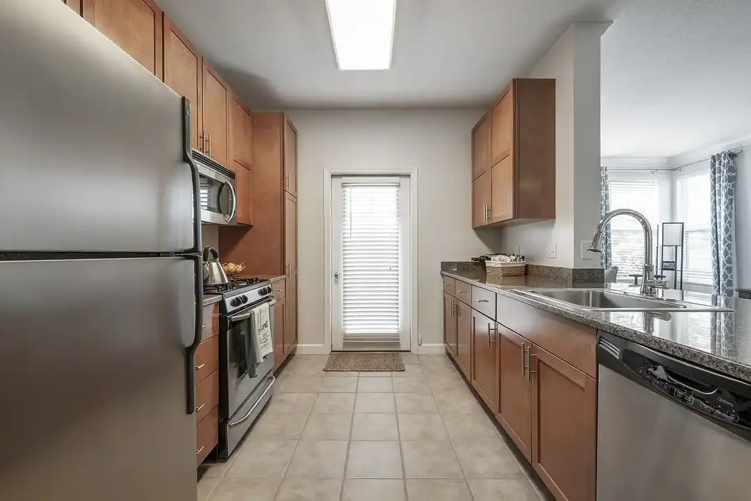 Reading Commons - 7 Archstone Cir - Reading, MA | Rent.