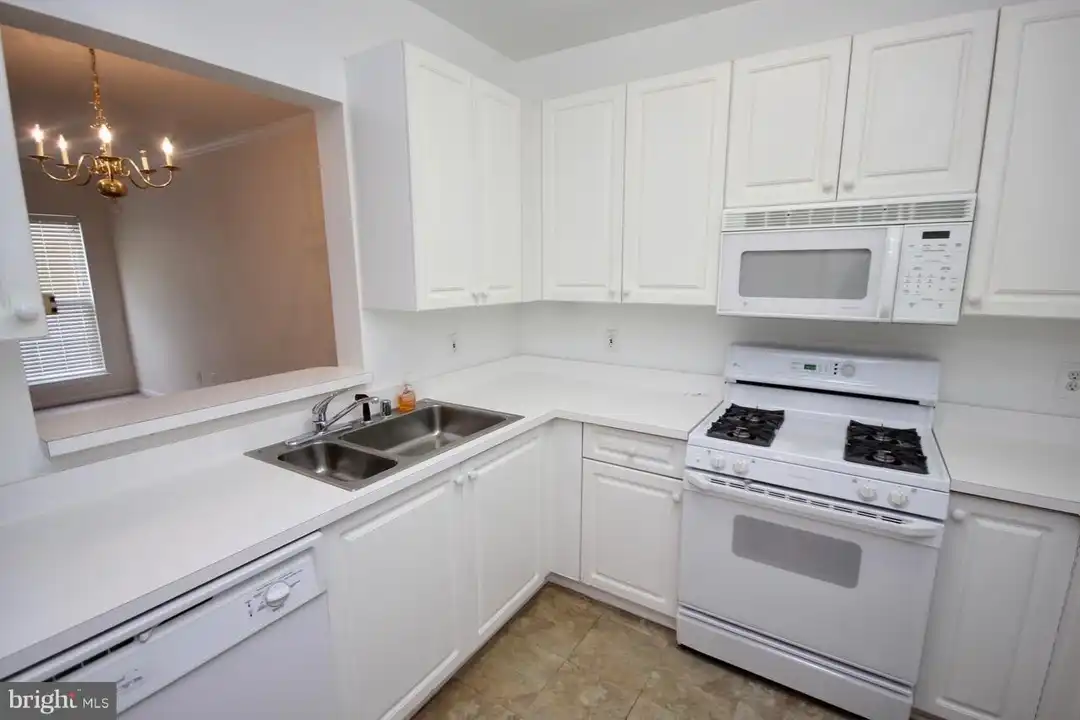 7000 Falls Reach Dr #110 - Falls Church, VA | Rent.