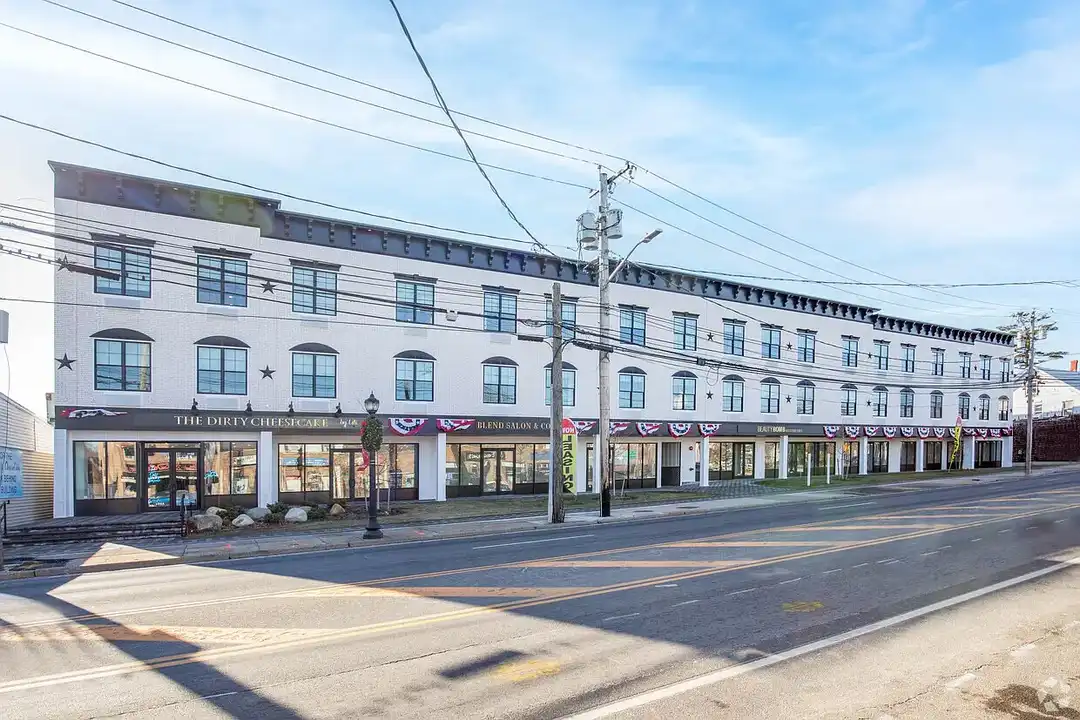 The Lofts at Maple & Main - 42-48 Maple Ave - Smithtown, NY | Rent.
