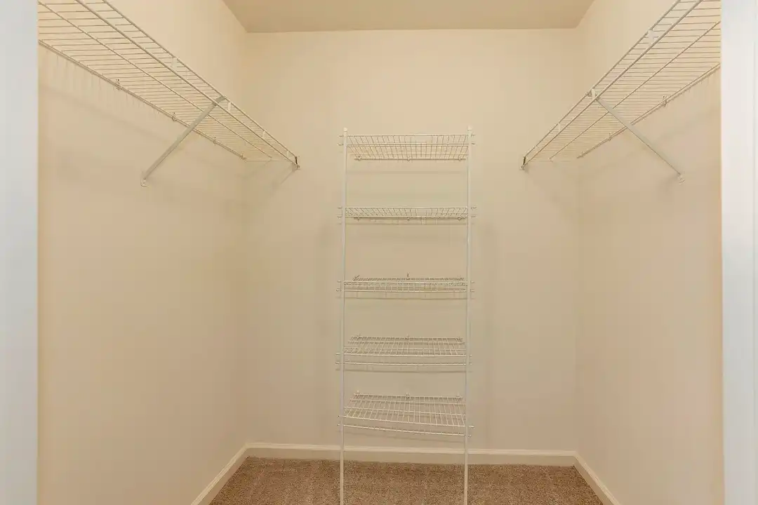 County Center Crossing - 7000 Lakota Dr - Woodbridge, VA | Rent.
