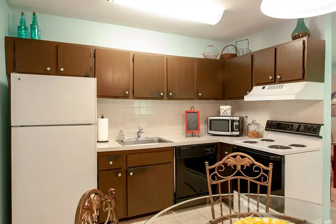 Kuser Village - 110 Nottinghill Ln - Hamilton, NJ | Rent.